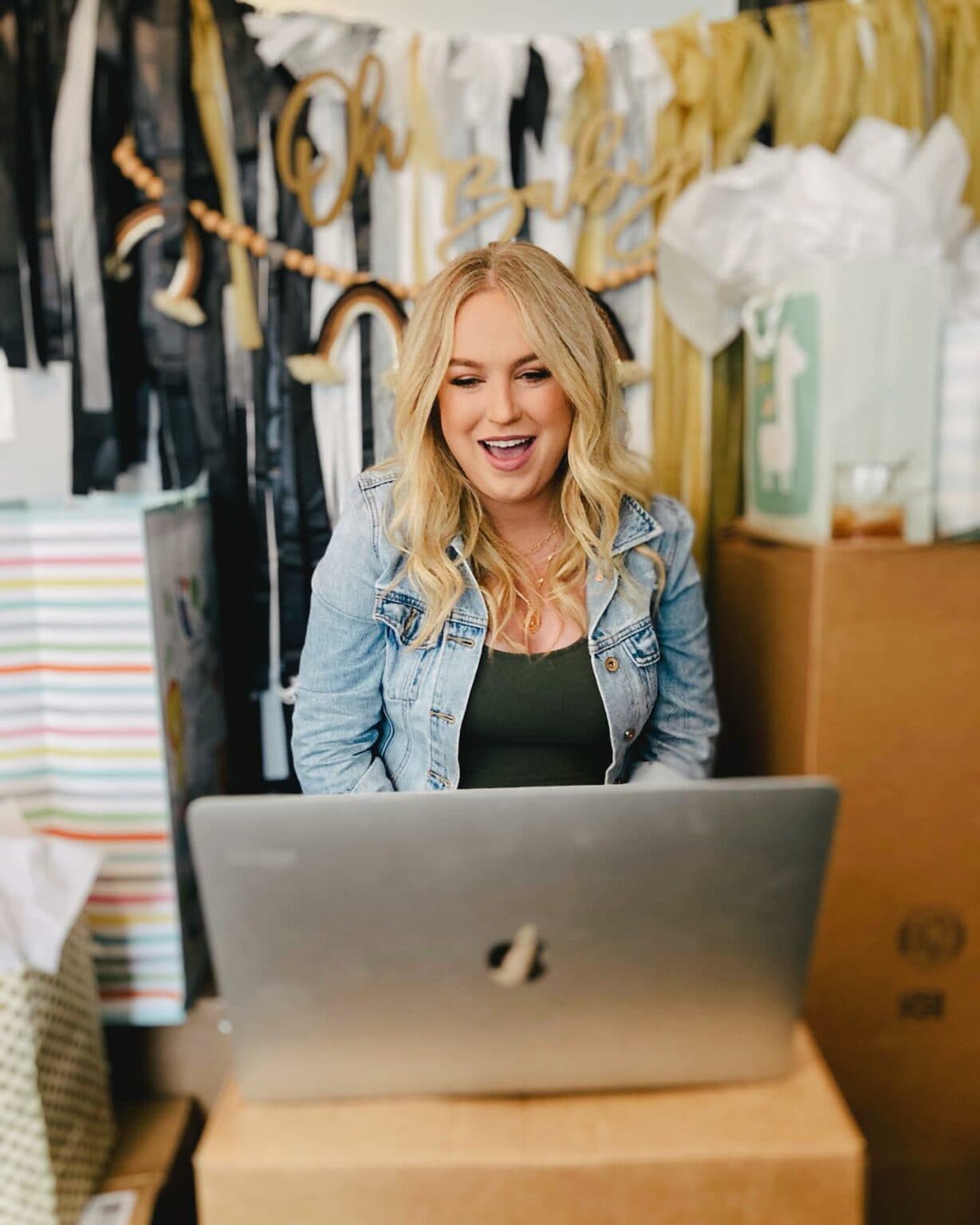 How to Throw a Zoom Baby Shower + Ideas to Make it Special